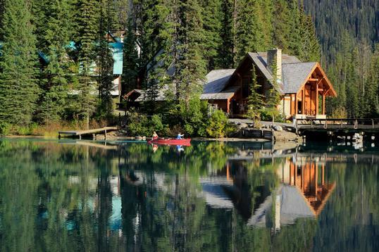 Affordable Lakefront Retirement Communities